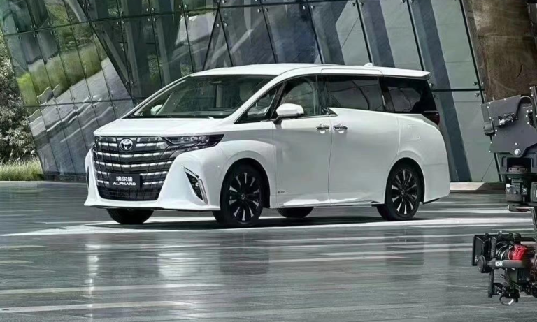 Top 10 mẫu xe 8 chỗ hạng sang tốt nhất Việt Nam hiện nay